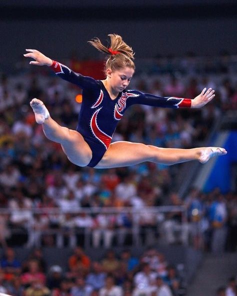 Pin By Sensualwife On Pointed Toes Gymnastics Photos Shawn Johnson Gymnastics Pictures