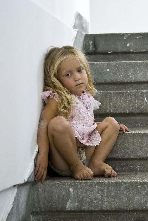 Die Wahre Ursache Von Sucht Geht Auf Diese 6 Erlebnisse Aus Der Kindheit Zurück Kinder