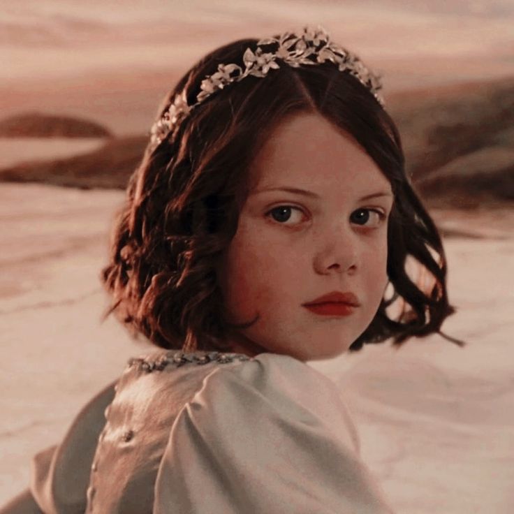 ๐๐ช๐๐ฎ ๐๐๐ซ๐๐ฃ๐จ๐๐ ๐๐๐ค๐ฃ๐จ Narnia Lucy Pevensie Chronicles Of Narnia