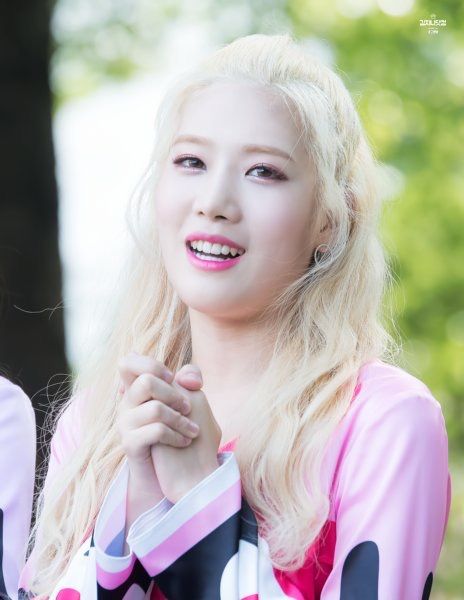 Pin På Loona Kim Lip Kim Jungeun