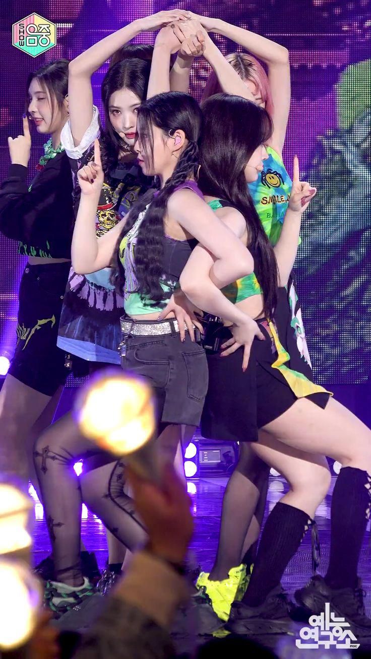Nmixx Sullyoon Dice Fancam Show Musiccore Mbc221022 Video Kpop Kpop Idol Concert