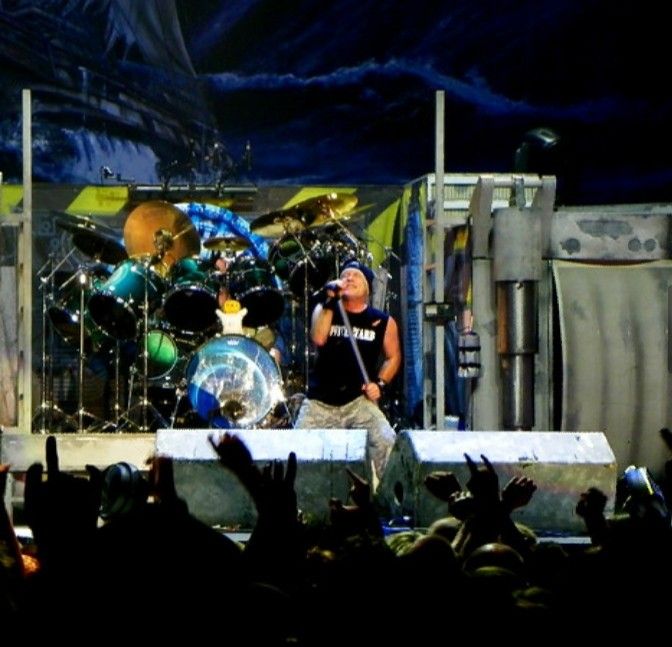 Pin By Wendy Joyce On Iron Maidens Bruce Dickinson Iron Maiden Heavy