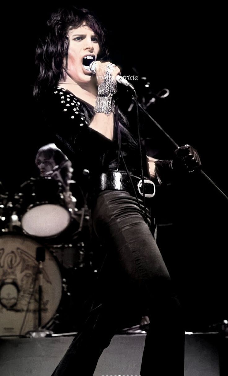 Freddie Mercury Live At The Rainbow Theatre London π¬π§ 1974 Freddie Mercury Arena Rock