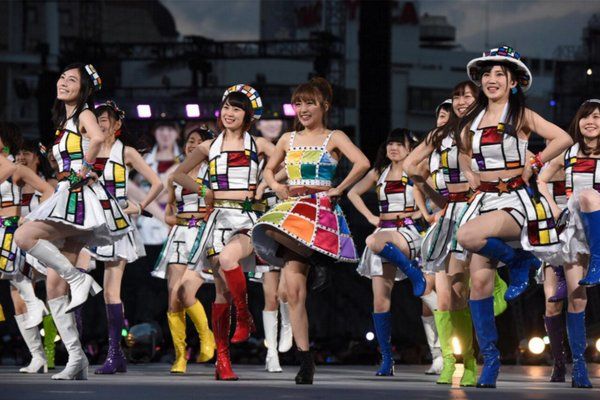 ปักพินในบอร์ด Seifuku ในปี 2024