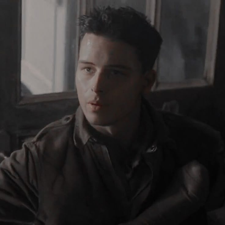 Doc Roe Band Of Brothers Band Of Brothers Characters Eugene Roe