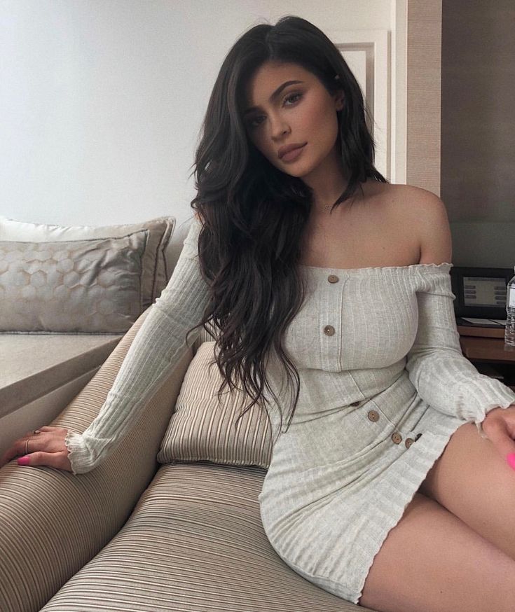 Pin By 🌸 ᴅᴇᴇ 🌸 On Sitting Pr€tt¥ Kylie Jenner Style Kylie Jenner