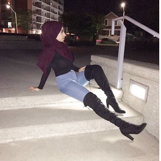 Instagram Post By Hot Hijabis • Apr 10 2018 At 3 03pm Utc Leather