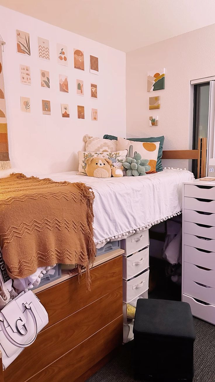 Dorm Gcu Ironwood Hall Grand Canyon University Dorm Room Storage