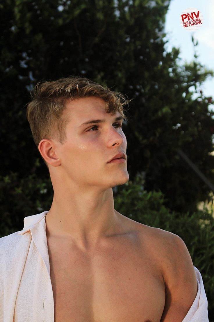 The Softer Side Of Hunk Austin Scoggin A Pictorial By Mikey Tadesse Fashionably Male Male