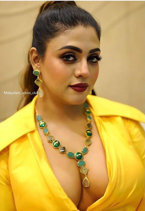 Pin By Muralitharan G On Beauty Beautiful Women Pictures Beautiful Women Naturally Beautiful
