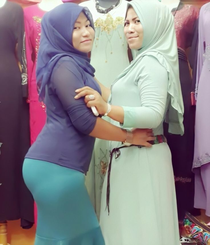 Pin By Andre Bae On Model Tante Wanita Berlekuk Mode Wanita Wanita Terseksi