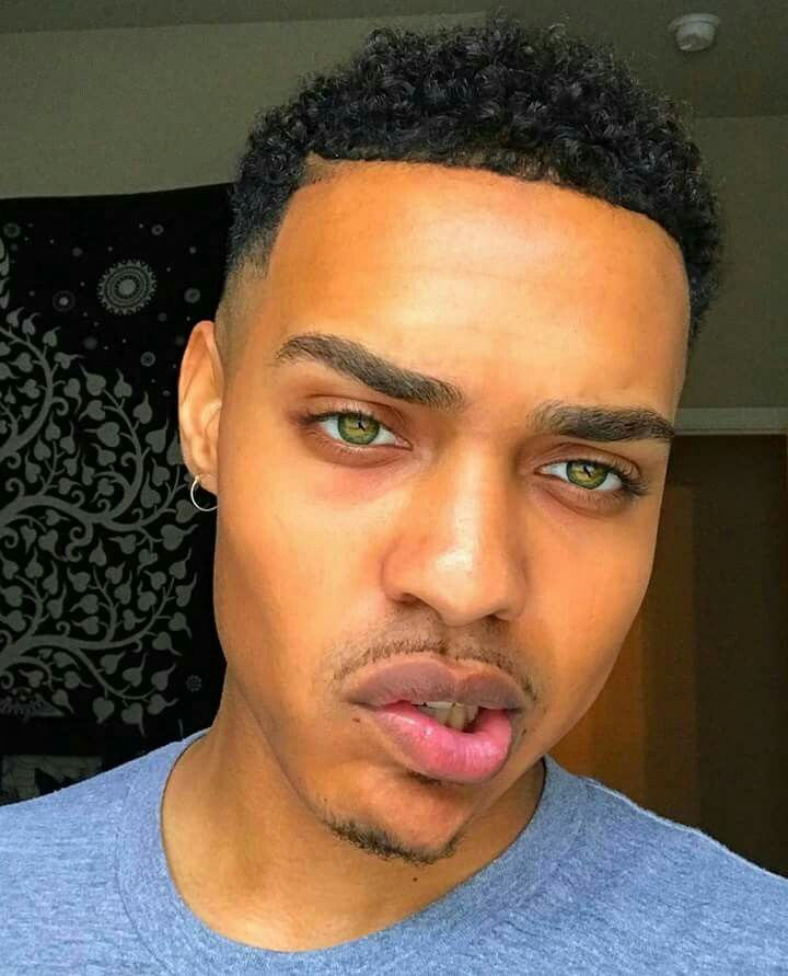 Pin On Beautiful Faces Light Skin Men Gorgeous Black Men Beautiful Men Faces