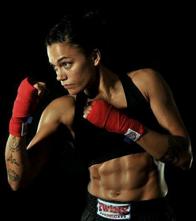 Pin De Lilyweetree Em Inspirational Muay Thai Feminino Muay Thay Artes Marciais