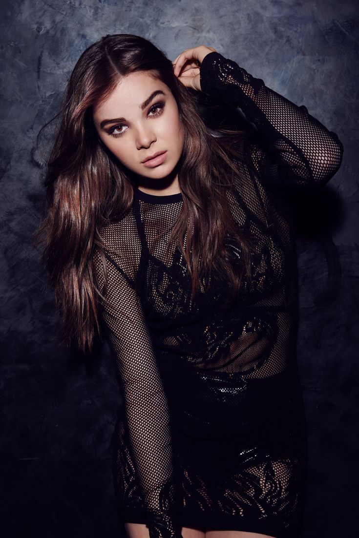 Hailee Steinfeld Sexy In Black Beautiful Celebrities Beautiful Actresses Celebrities Female