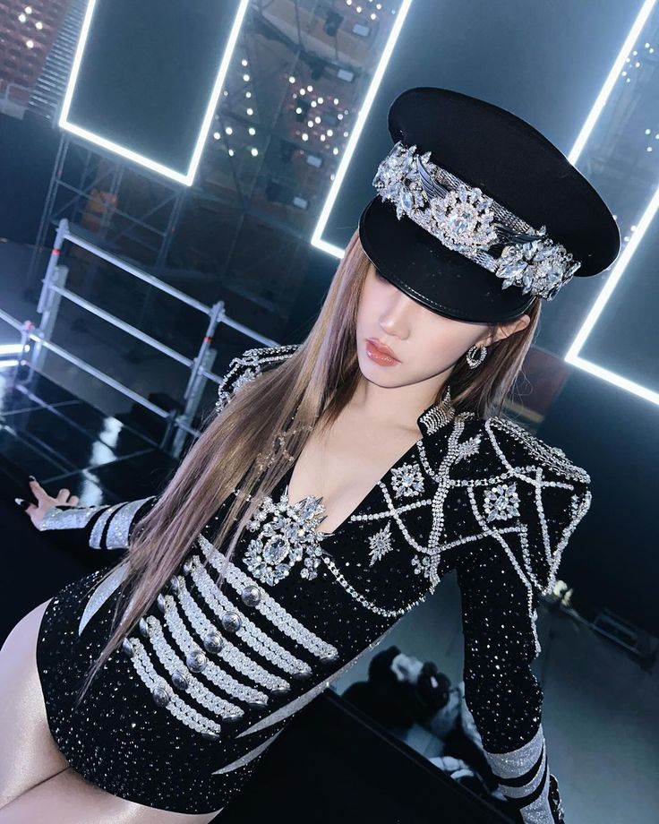 Yuqi On Instagram 🔥 Super Lady 🔥 ในปี 2024