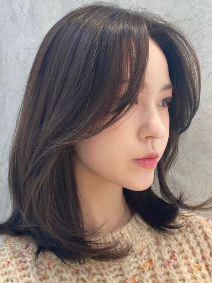 How To Cut And Style The Trendiest Korean Side Bangs Medium Hair Styles Short Hair Styles For