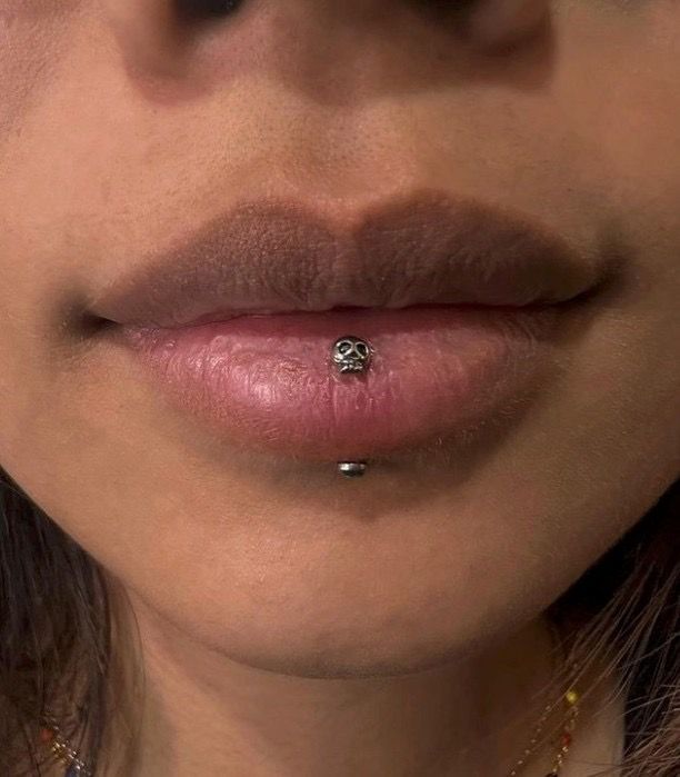 Pin De ๐๐๐ ๐ฑ๐๐๐๐ En Pfinds๐ซถ๐พ Piercing Del Labio Piercings Faciales Aretes