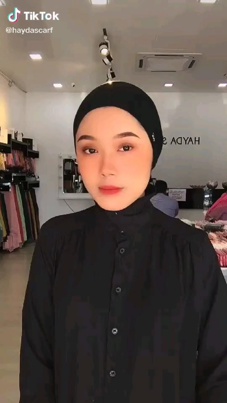Pin Oleh Andazyar Di Hijab Tutorial Gaya Hijab Gaya Model Pakaian