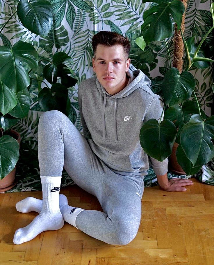 Pin By Imoue Masatako On メンズファッションz🙀 Cute White Guys Men In Socks