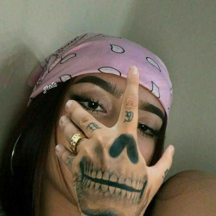 Stefania Castiglia Adlı Kullanıcının Baddie Era Panosundaki Pin Kadın Kızlar Şirinler