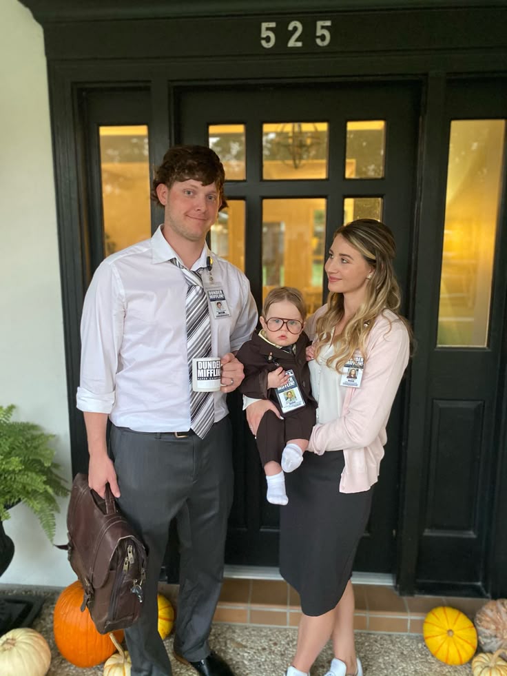 The Office Halloween Costume Pam Jim And Dwight Office Halloween Costumes Diy Halloween