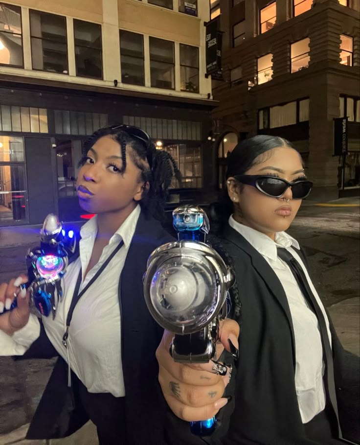 Men In Black Halloween Costume Halloween Costume Outfits Black Hair Halloween Costumes Black