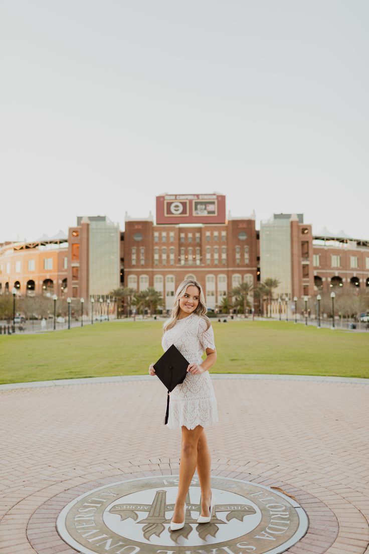 Fsu Grad Photos Grad Photoshoot Grad Photos Graduation Picture Poses