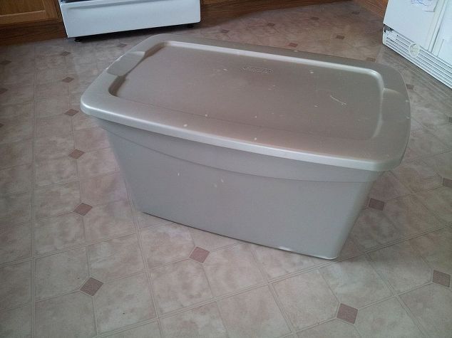 10 Clever Ways To Decorate Plastic Bins Diy Toy Storage Diy Toy Box