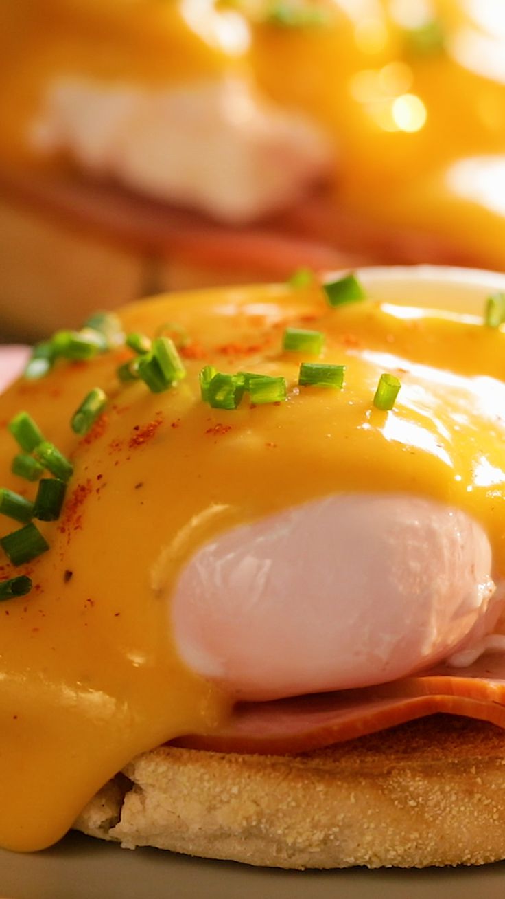 Classic Eggs Benedict Recipe Recipes Breakfast Recipes Easy Cooking