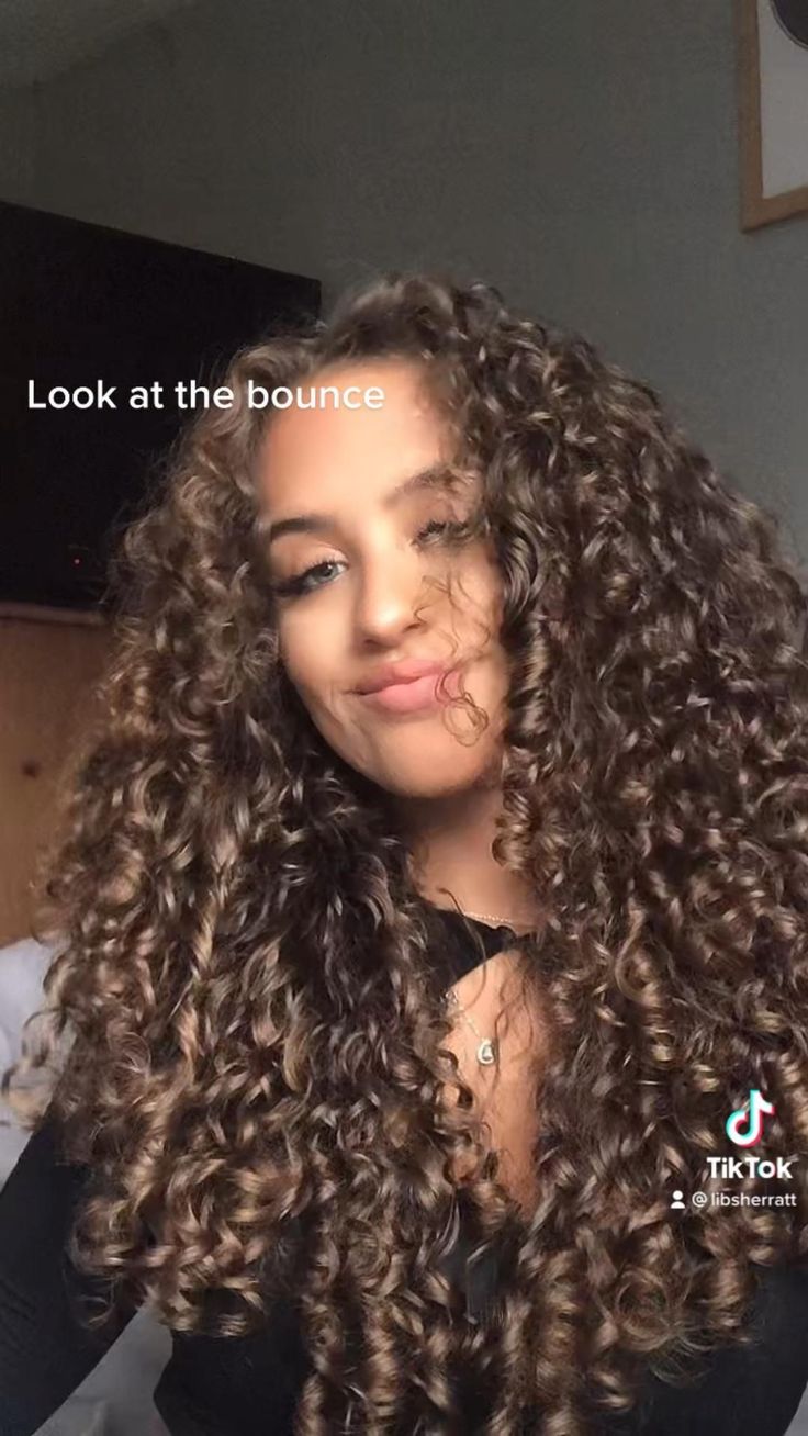 Pin By Cordelia On Curly Hair Curly Hair Styles Hair Styles Hairdos