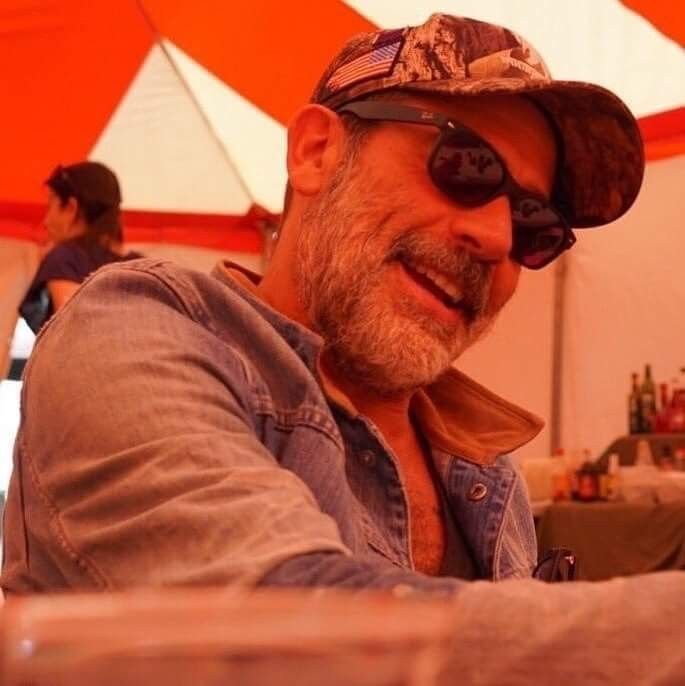 Pin By Sandra Mcintosh On Sex On A Stick Jeffrey Dean Morgan Negan Jeffrey Dean Morgan
