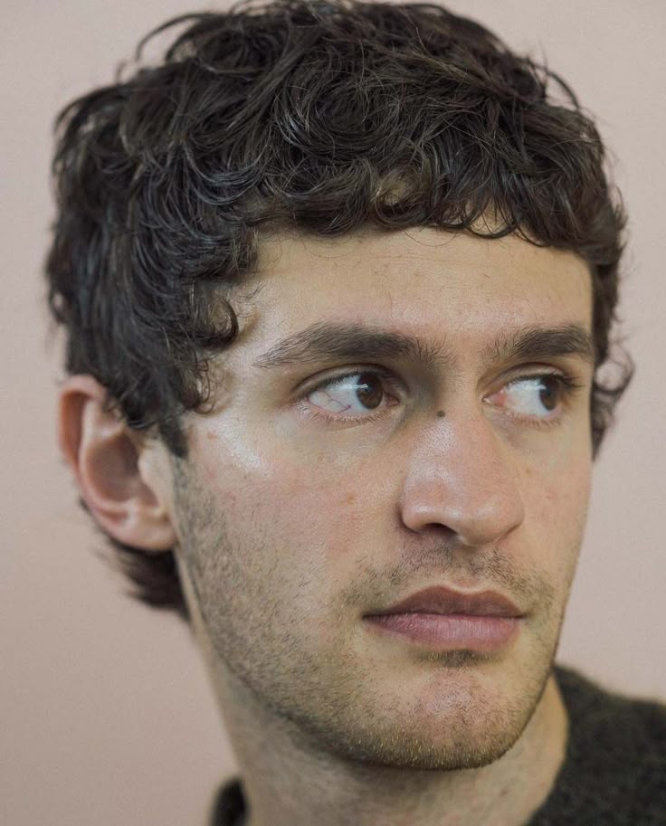 Overgrown Caesar Haircut Mens Modern Hairstyles Popular Mens Hairstyles Stylish Haircuts Wavy