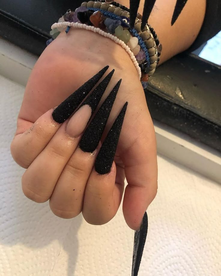 Black Nails π€π€ In 2024 Stilleto Nails Designs Stiletto Nails Glitter