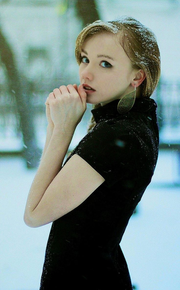 Olesya Kharitonova Beautiful Redheads In 2022 Beautiful Redhead Redheads Neck Dress