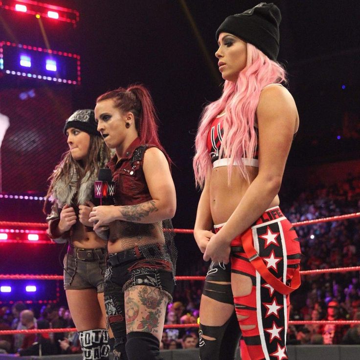 Sarah Logan Ruby Riott And Liv Morgan Wwe Female Wrestlers Female Wrestlers Wwe Womens