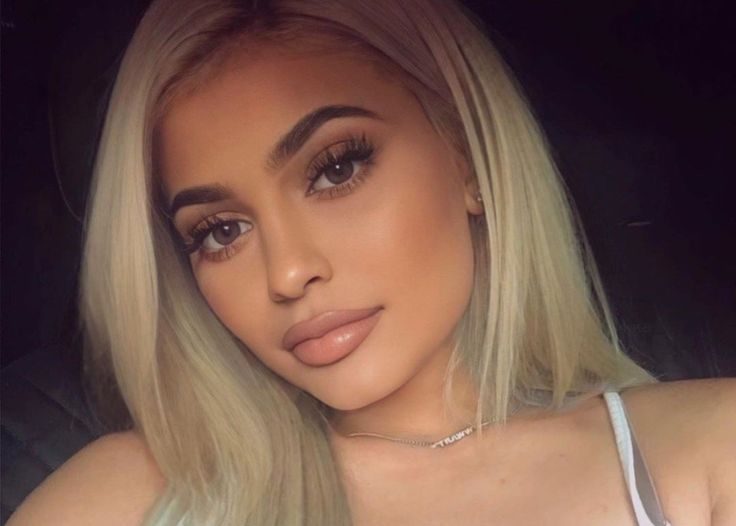 Kylie Jenner Stuns In Louis Vuitton Headscarf | Celebrity Insider Kylie Jenner Stuns In Louis Vuitton Headscarf | Celebrity Insider
