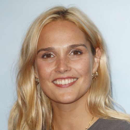 Camille Lou Transformée Son Nouveau Look Divise Ses Fans Feter Ses 30 Ans Ancienne Miss