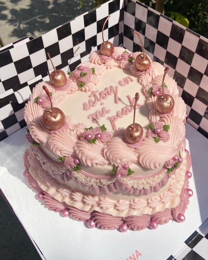 Pin By Shaina On Baking In 2024 Pretty Birthday Cakes Vintage Cake Vintage Birthday Cakes