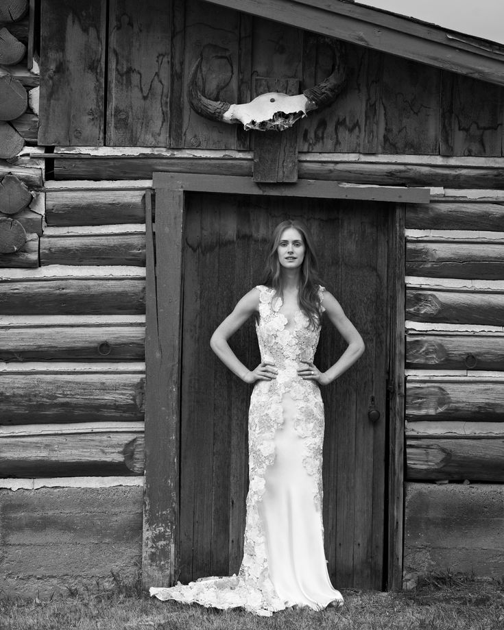 33 Stunning Beach Wedding Dresses Worn By Real Brides Outdoor Wedding Dress Wedding Dress