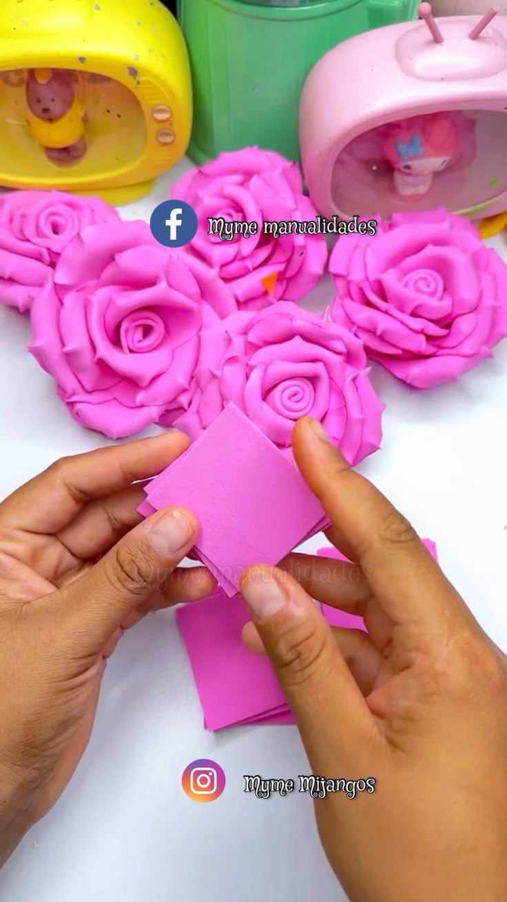 Rosas De Fomi Flores De Goma Eva Manualidades Creativas Manualidades Escolares