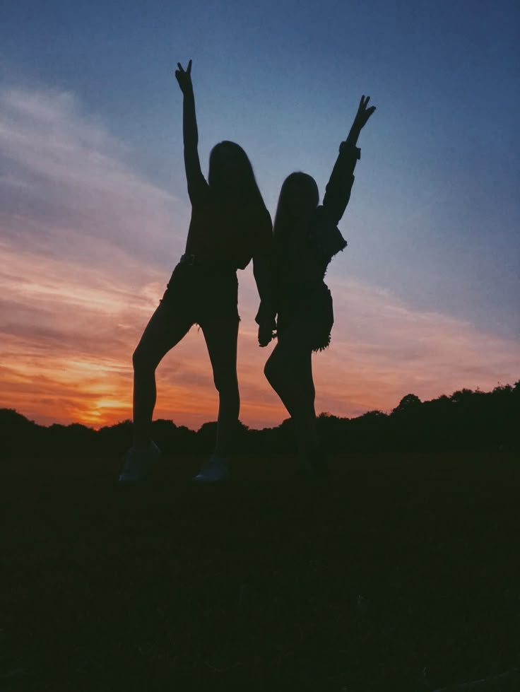 Bestfriend Sunset Picture🦋 Sunset Pictures Sunrise Pictures Besties
