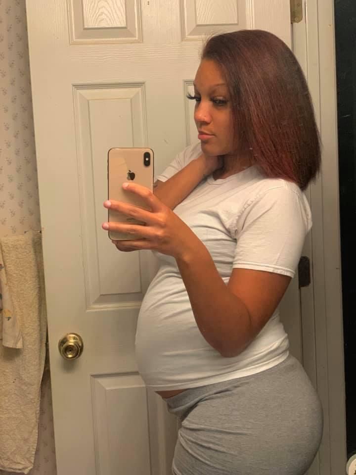 Pin By 🍀 On Mommy N Daddy Duties Pretty Pregnant Cute Pregnancy Pictures Pregnancy Belly