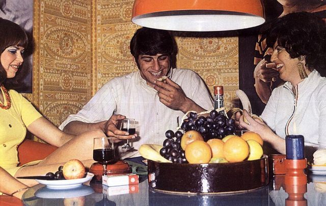33 Cool Pics That Show How People Enjoyed Parties In The 1970s ~ Vintage Everyday Daisy And