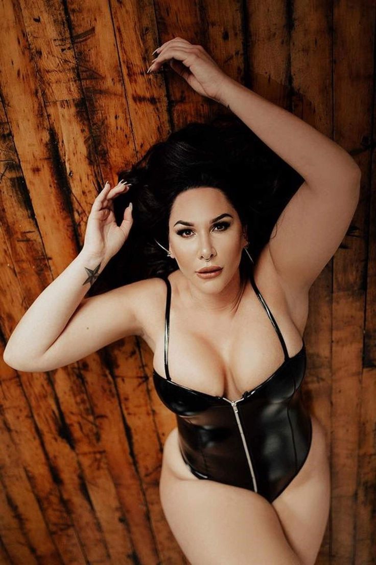 Amber Botros Curvy Amber