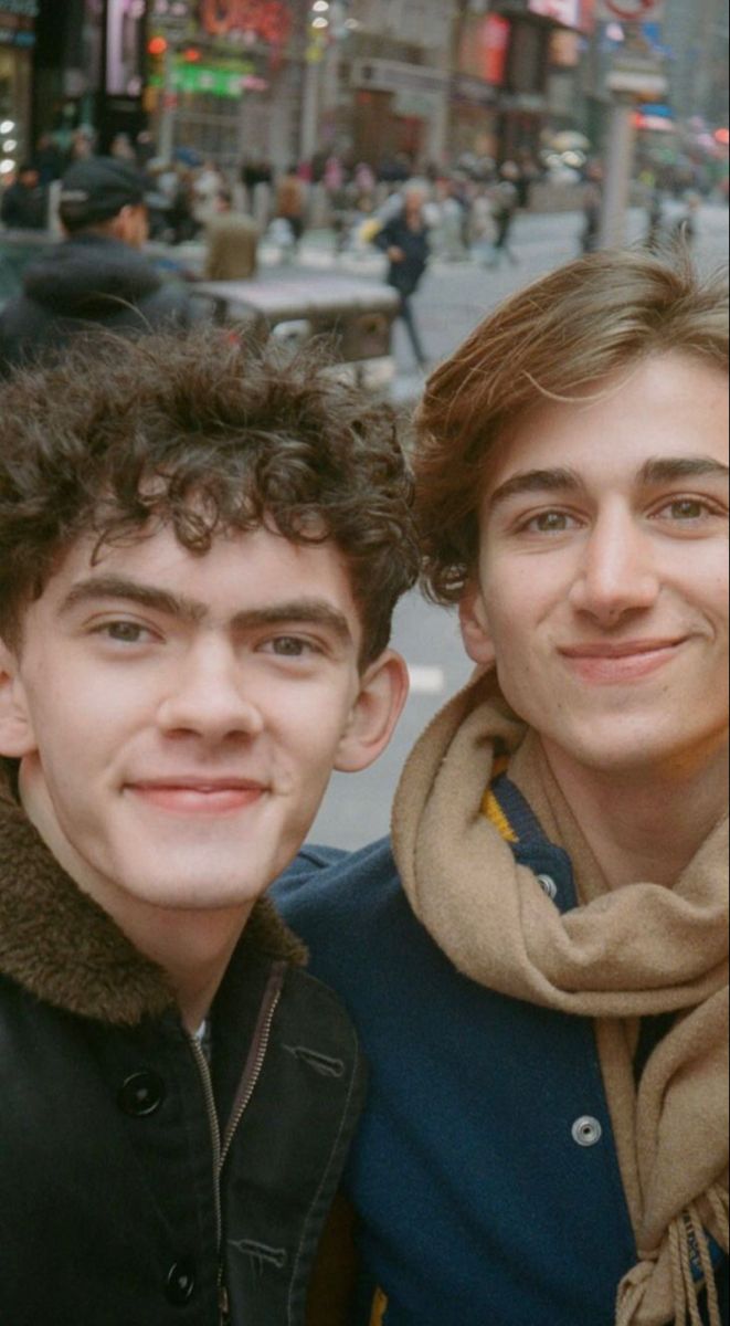 Hot Actors Actors And Actresses I Want To Cry Best Friendship Couple Aesthetic Celebrity
