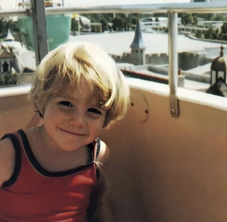 Pin By Nostric On Jonathan Brandis Celebrities Brandis Jonathan