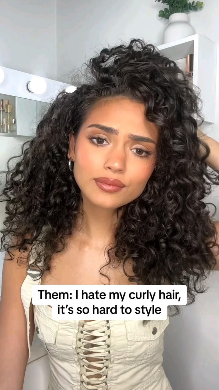 Pin By Kemili Tosta On Hair Headband Hairstyles Curly Hair Styles Hairdos For Curly Hair