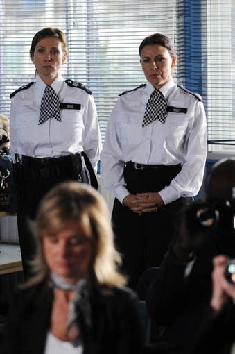 Pin By David Oberländer On Uniform Female Cop Celebs Police Uniforms