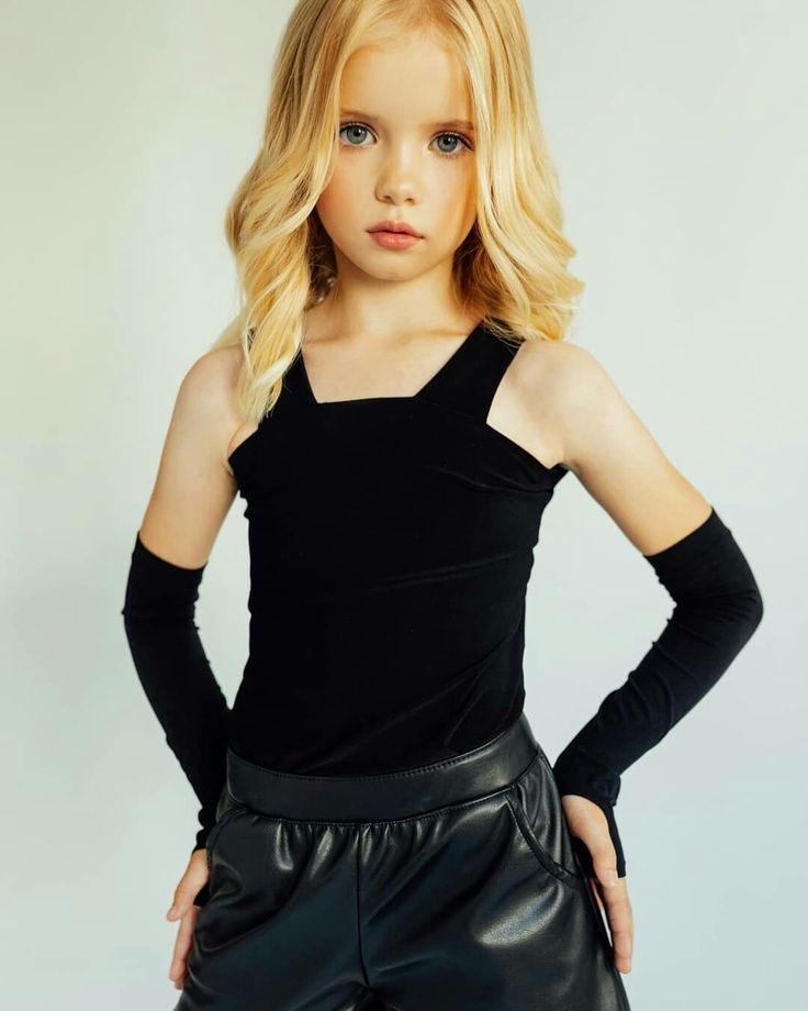 Pin By Merliah Lobinux On Yana Gaidukevich Fashion Women Womens Top