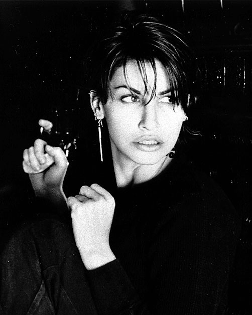 Gina Gershon Best Natural Pout Ive Ever Seen On A Woman Gina Gershon Portrait Beauty Women
